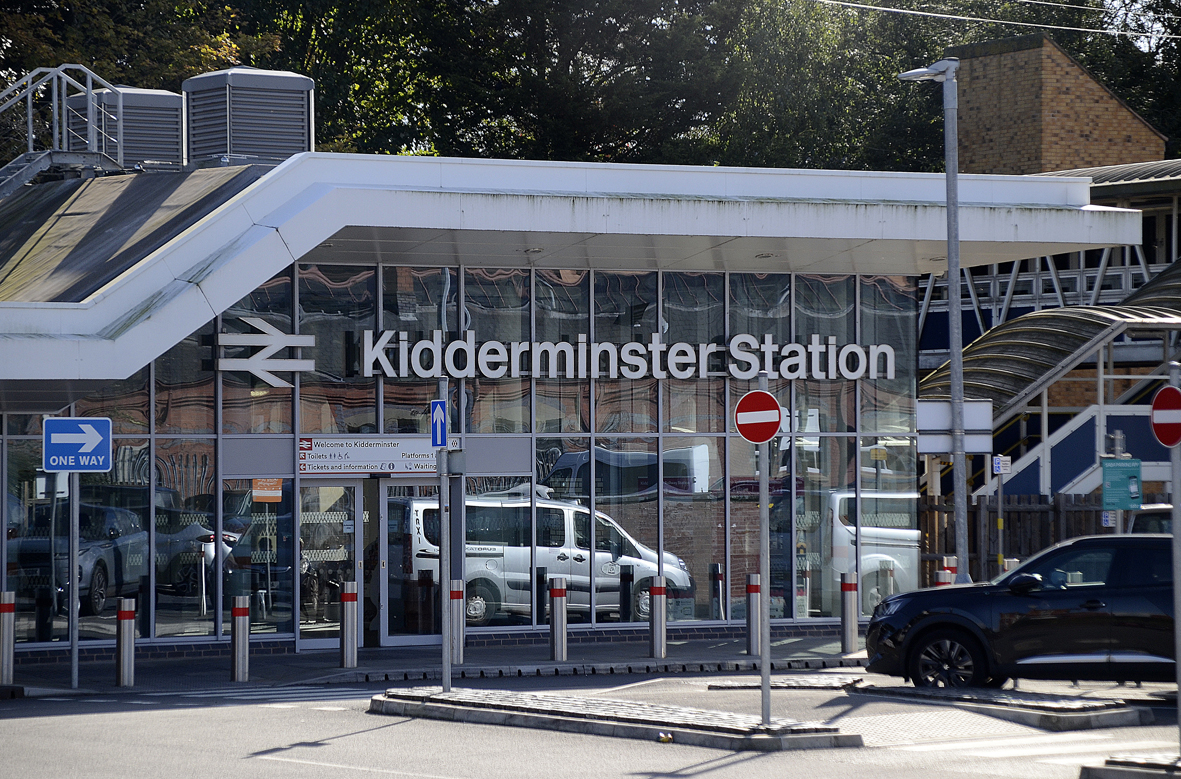 Kidderminster Rail Station- How many trains are on time in recent ...