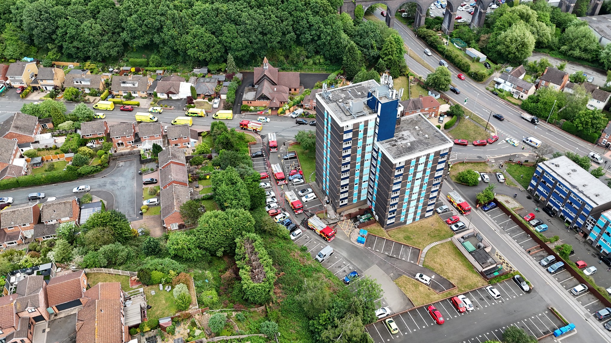 Six fire crews battled blaze in seventh floor flat in Kidderminster ...
