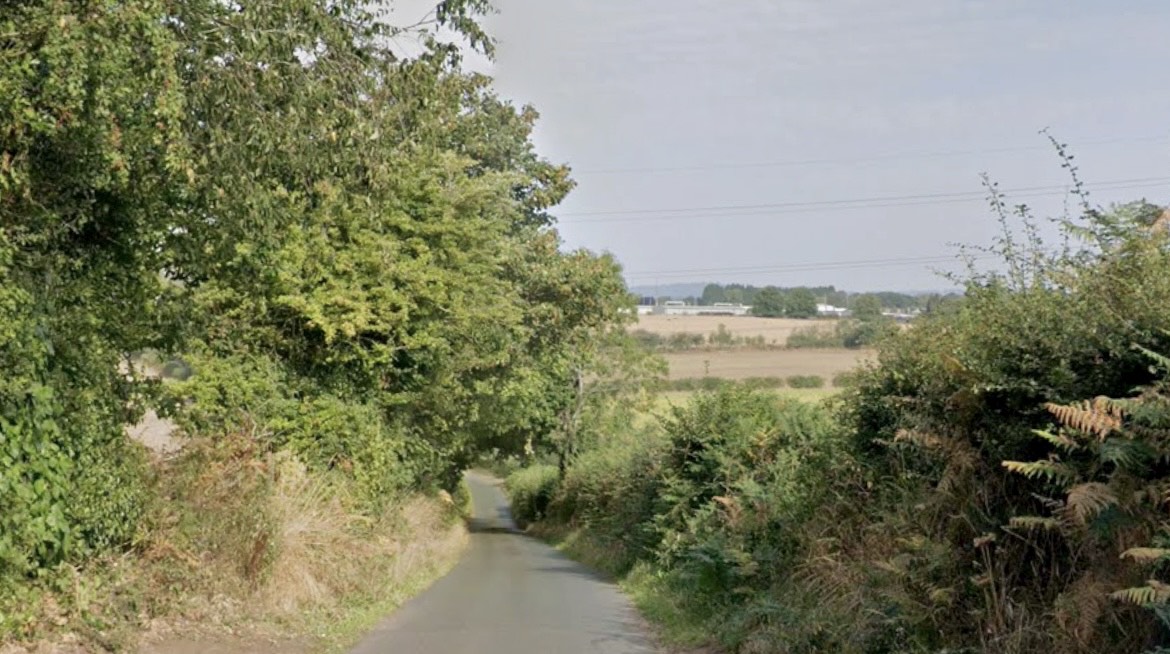 Bystanders help after crash sees car overturned in Bewdley - The ...